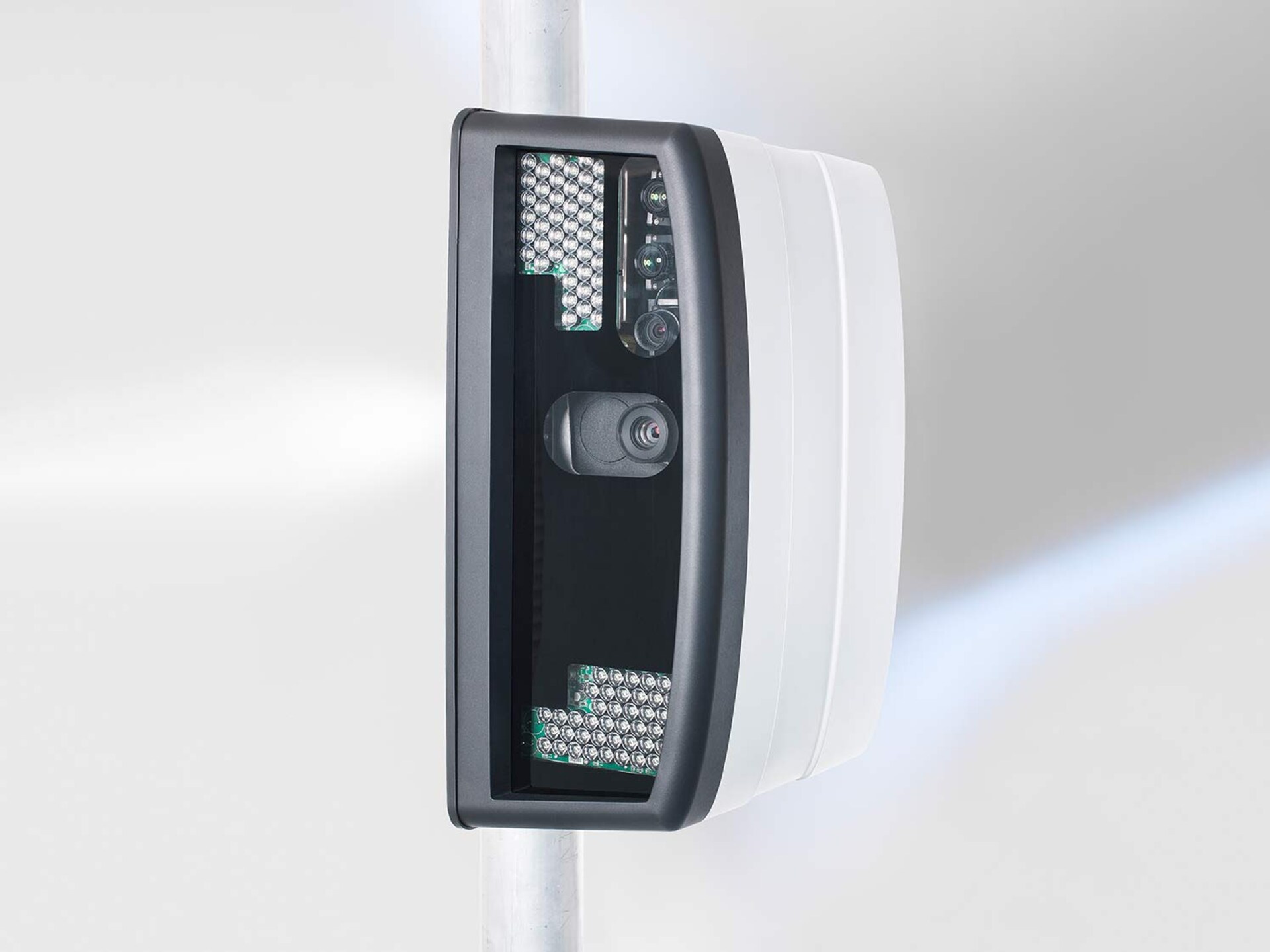 Red light camera systems increasing road safety | Jenoptik USA