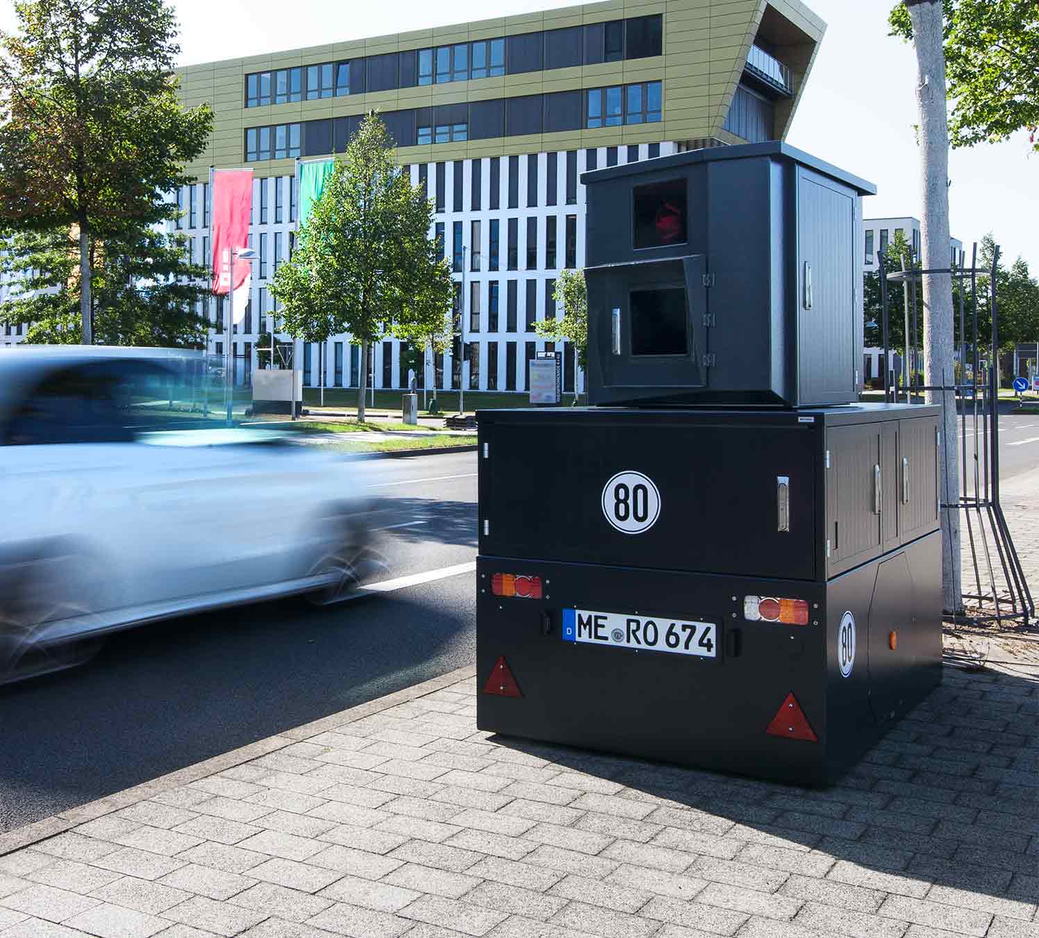 Enforcement trailer for speed enforcement | Jenoptik USA